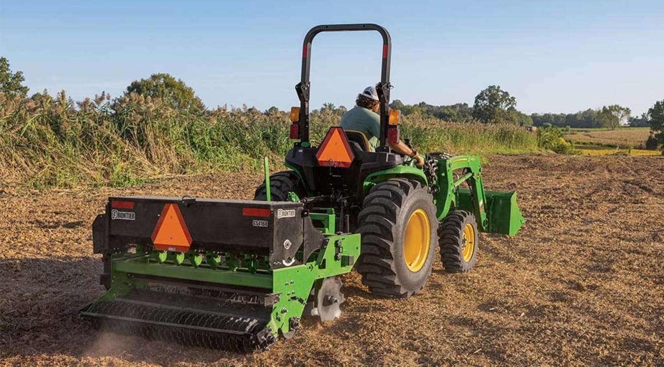3038E | 3 Series Compact Tractors | John Deere US