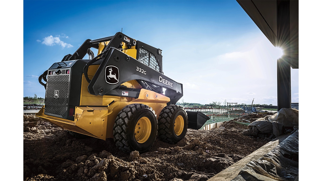 332G Skid Steer - Meade Tractor