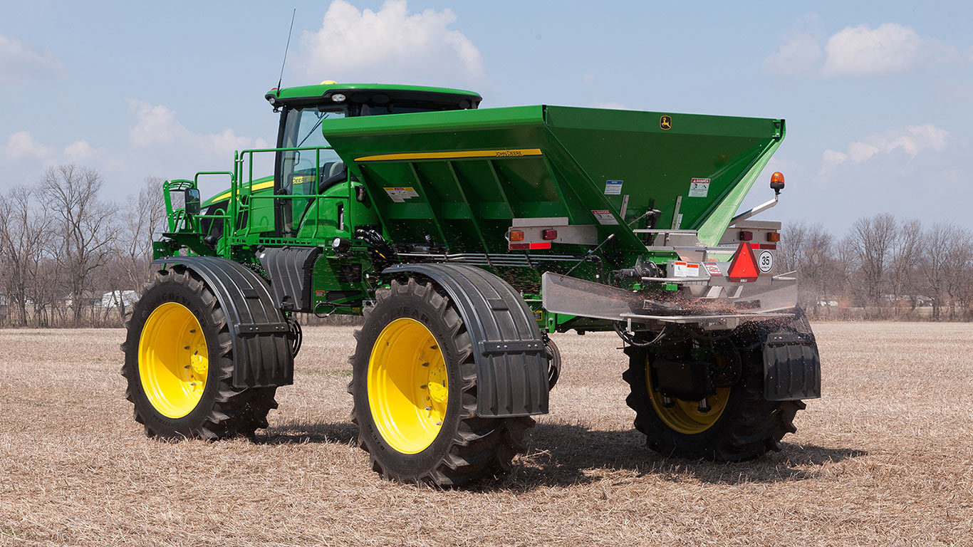 DN456 New Leader Dry Spinner Spreader - Wade Incorporated