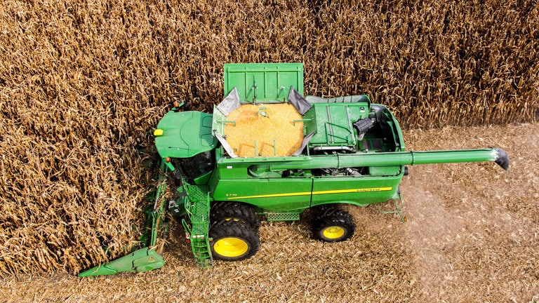 John Deere Combine Corn Head