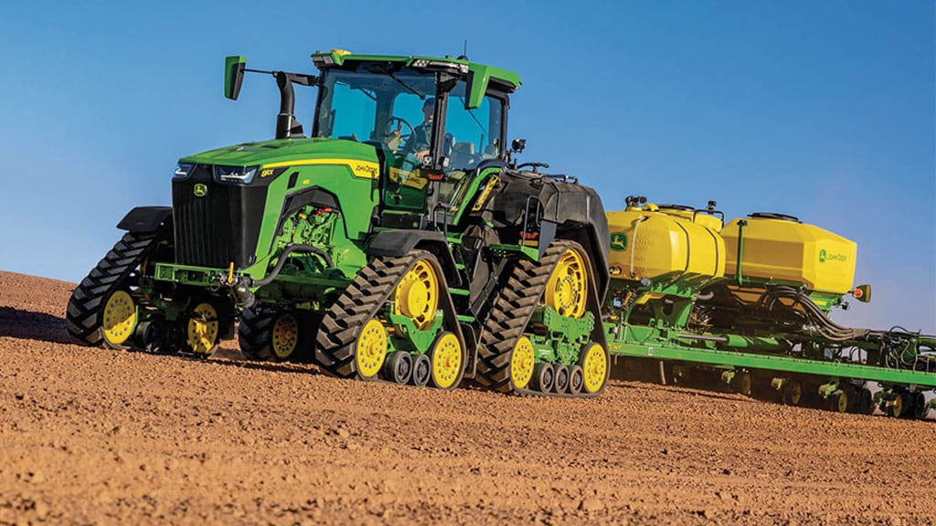 8R, 8RT, and 8RX Versatility & Capability | John Deere US