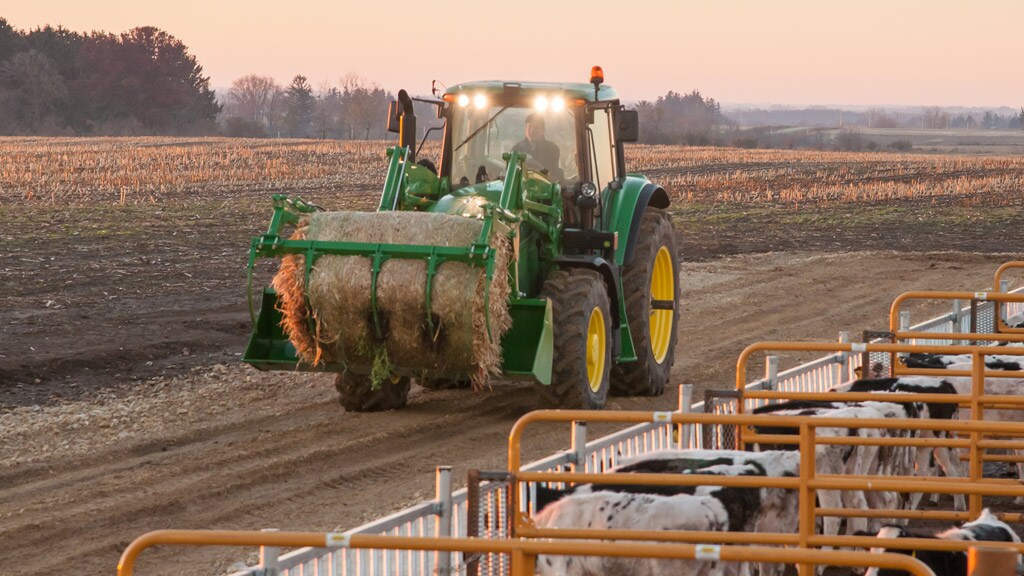 Mid-Sized Utility Tractors 45 - 250 HP | John Deere US